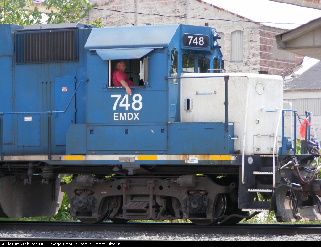 EMDX 748